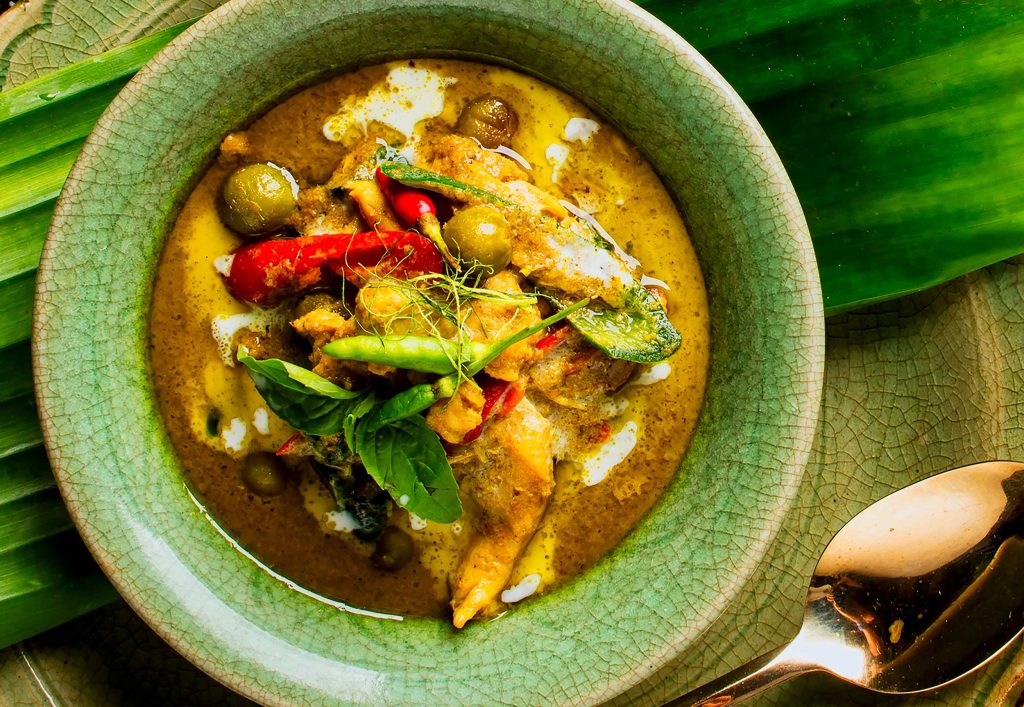Recette du Kaeng Kiew Wan Kai - Office National du Tourisme de Thaïlande